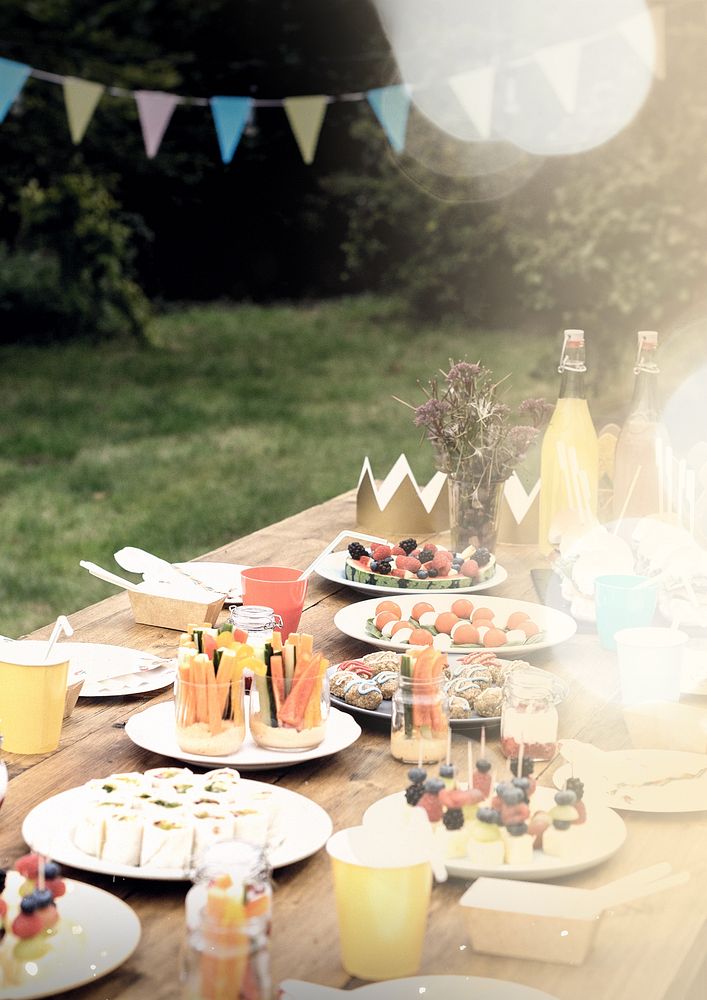 Birthday party table background | Premium Photo - rawpixel