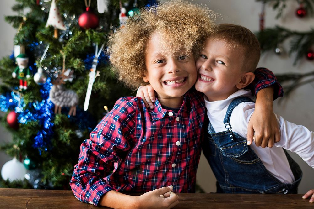 Best friends hugging and posing | Free Photo - rawpixel