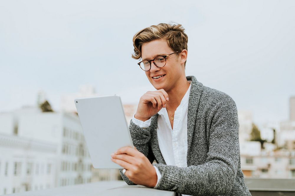Man using a digital tablet | Premium Photo - rawpixel