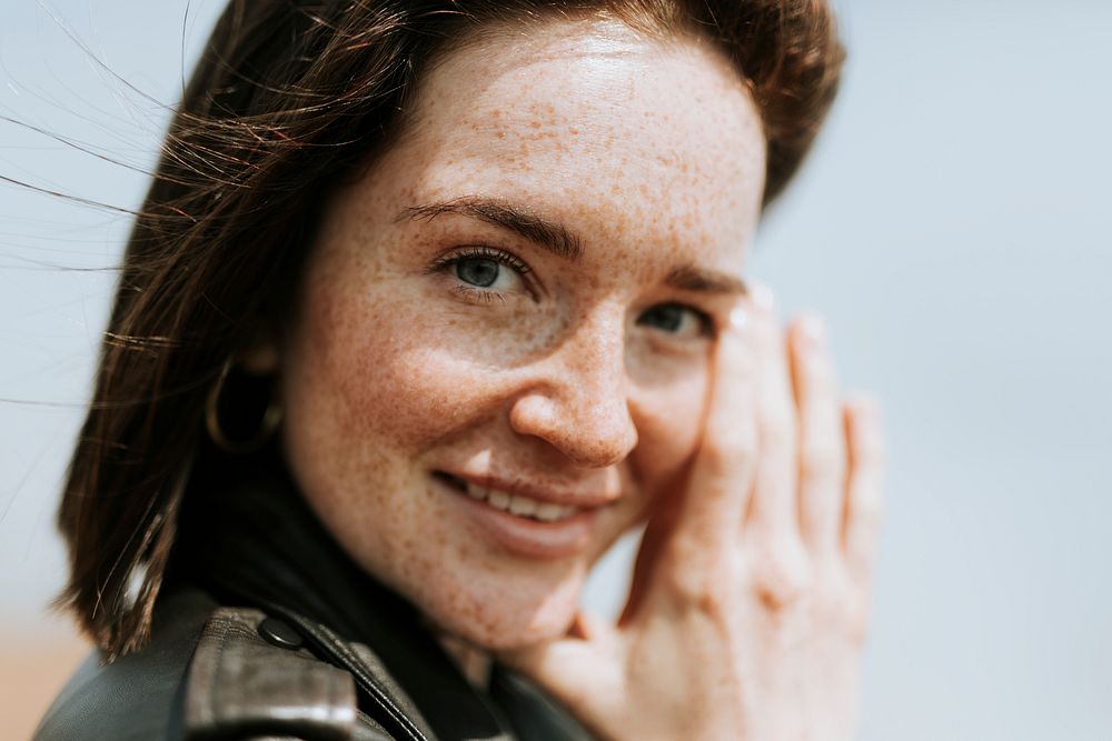 Side view of a woman | Premium Photo - rawpixel