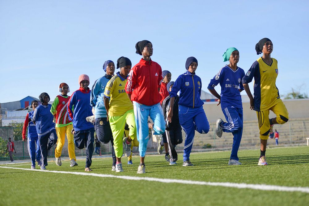 Somali female athletes jog during a training | Free Photo - rawpixel