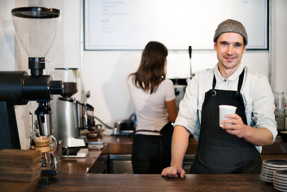 Barista working in a coffee | Premium Photo - rawpixel