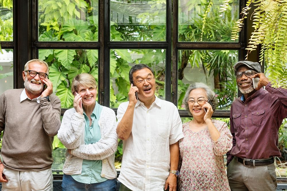 Group Of Senior Retirement Using | Premium Photo - rawpixel