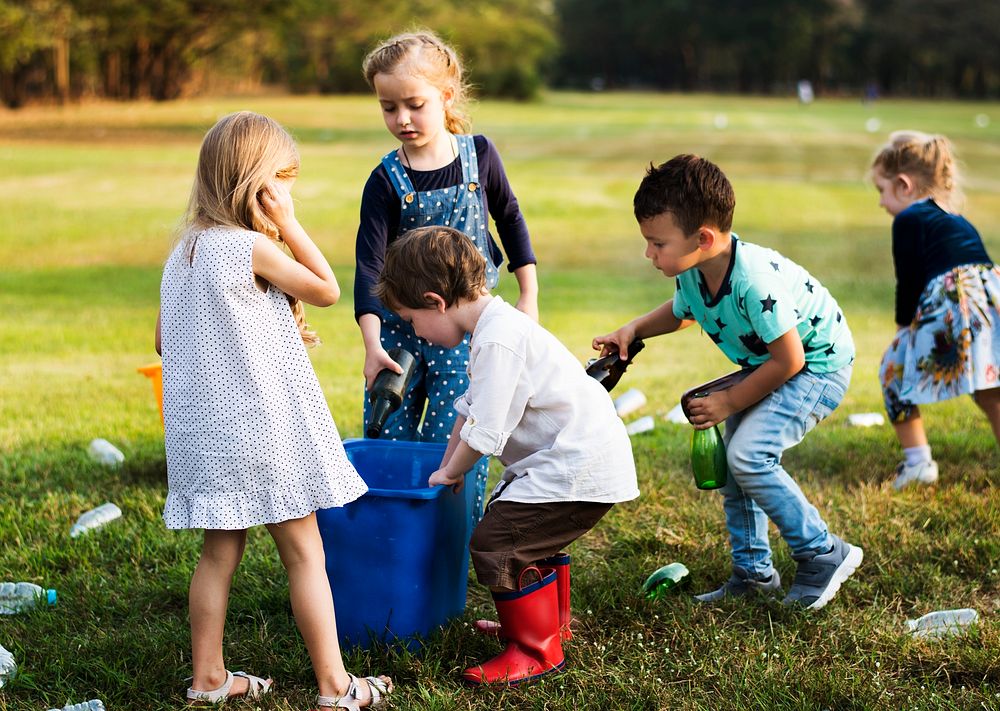 Group of kids school volunteer | Free Photo - rawpixel