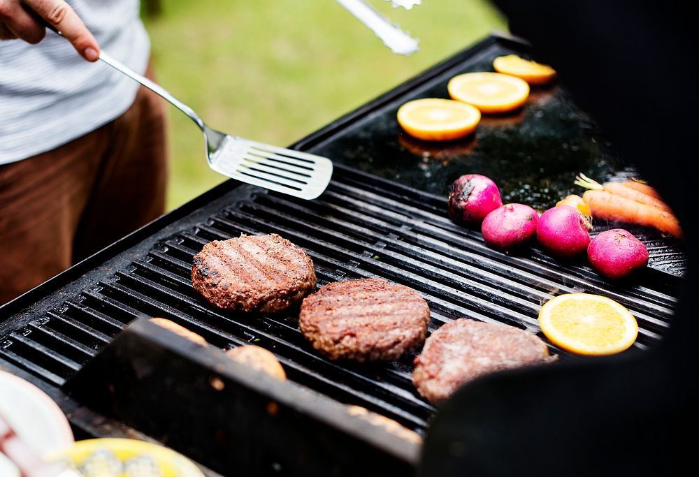 Closeup of cooking hamburger patties | Free Photo - rawpixel