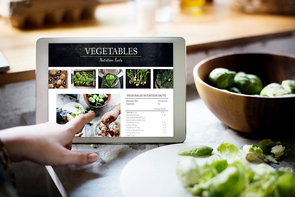 Vegetable nutrition facts information on a device | Premium PSD Mockup ...