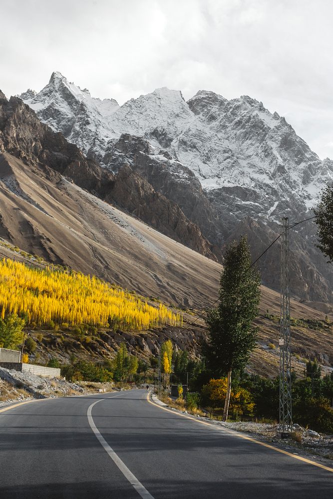 Road to the Himalaya Mountains | Premium Photo - rawpixel