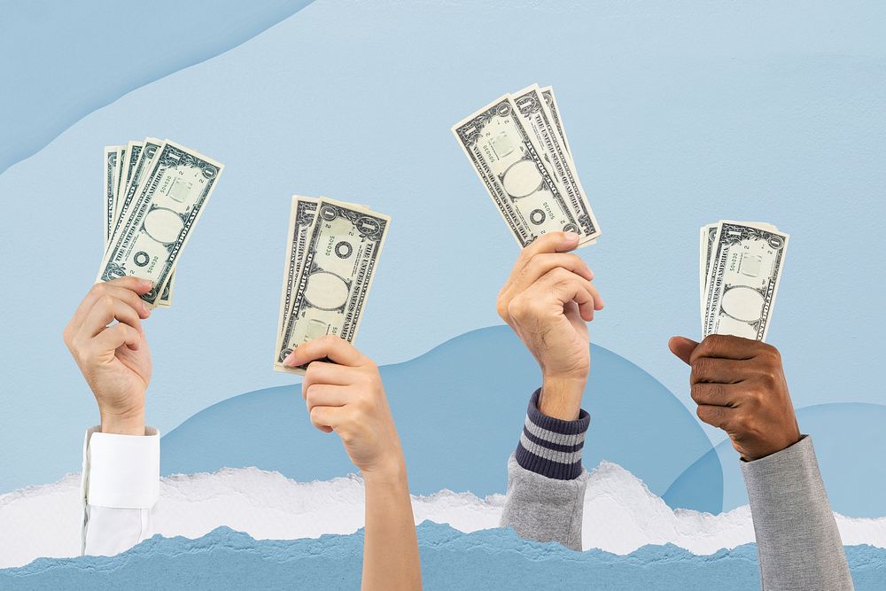 People holding money spendings finance | Free Photo - rawpixel