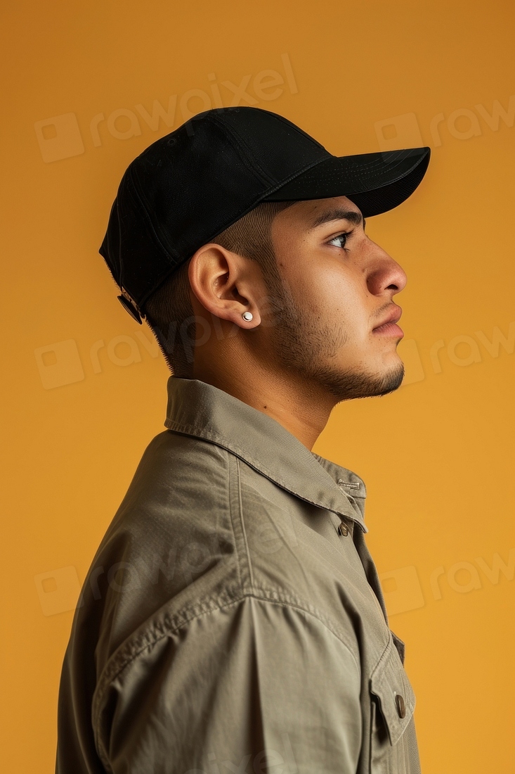 Latinx delivery man side portrait | Free Photo - rawpixel