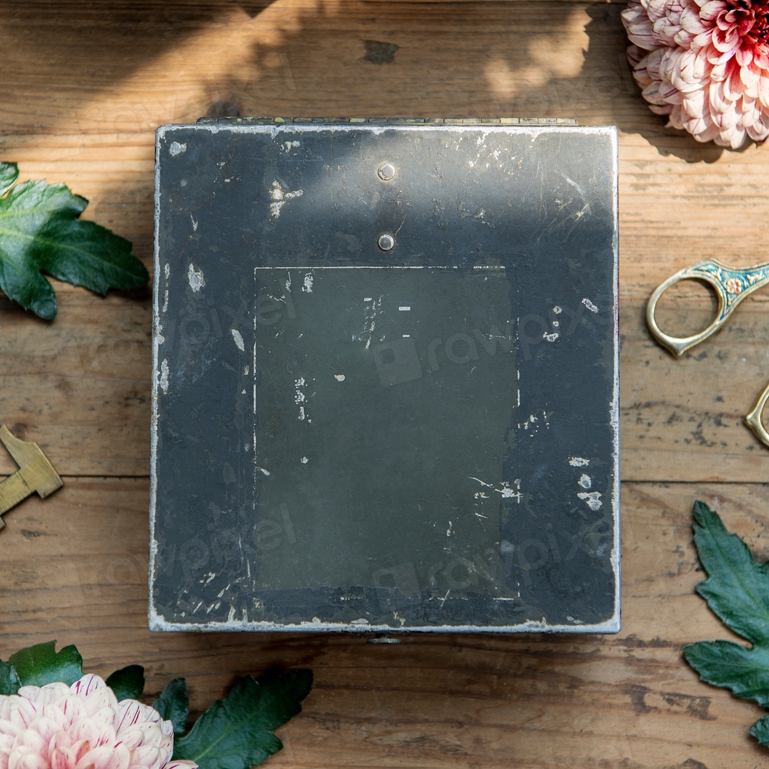 Grunge metal blue box mockup | Premium PSD Mockup - rawpixel