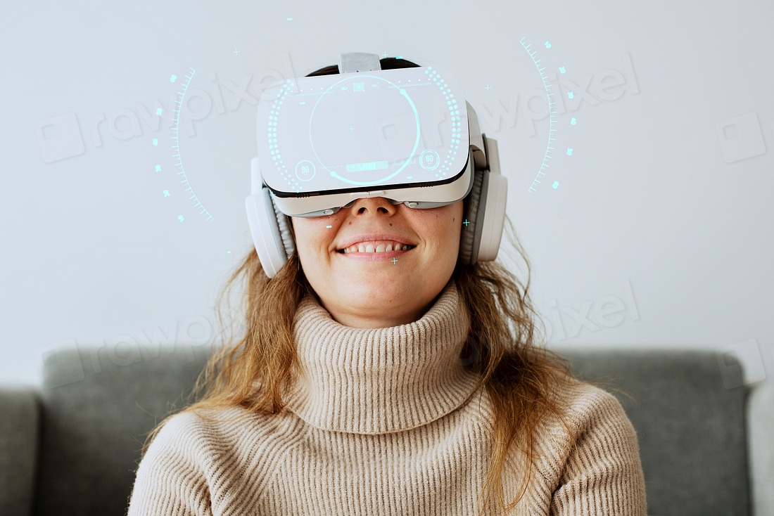Woman experiencing VR simulation entertainment | Premium Photo - rawpixel