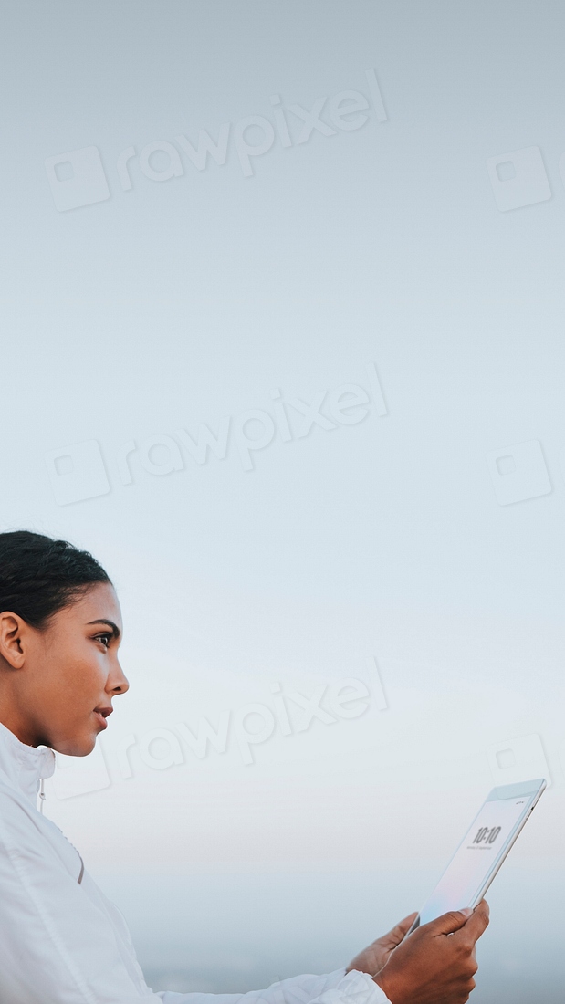 Woman looking her digital tablet | Premium Photo - rawpixel
