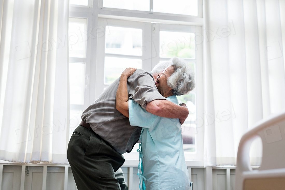 Old couple hugging each other | Premium Photo - rawpixel