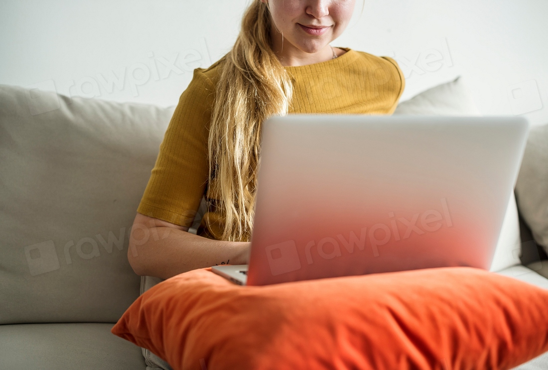 Caucasian woman using computer laptop | Premium Photo - rawpixel