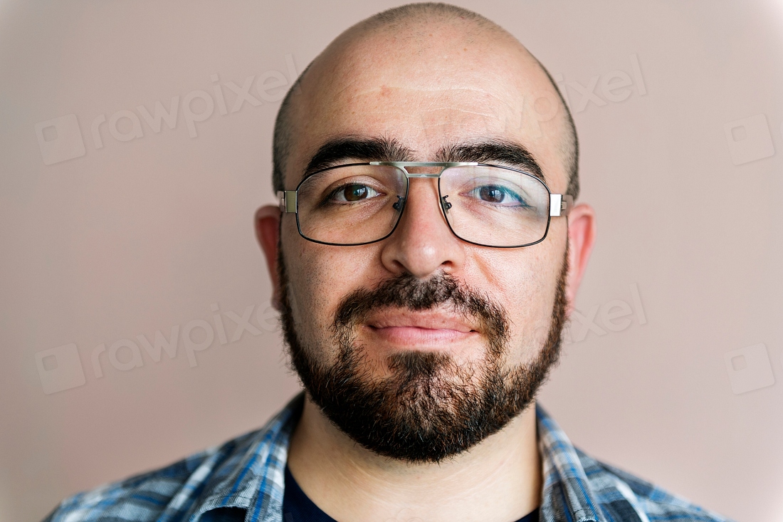 Portrait of cheerful Caucasian man | Free Photo - rawpixel