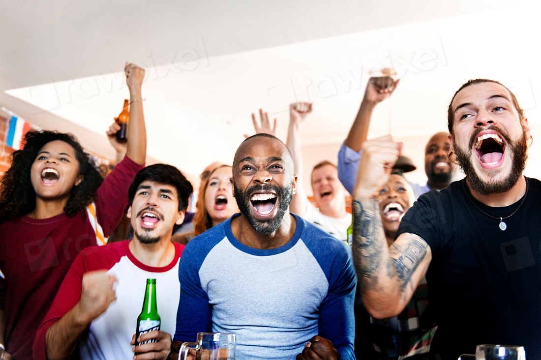 Friends cheering sport bar together | Premium Photo - rawpixel