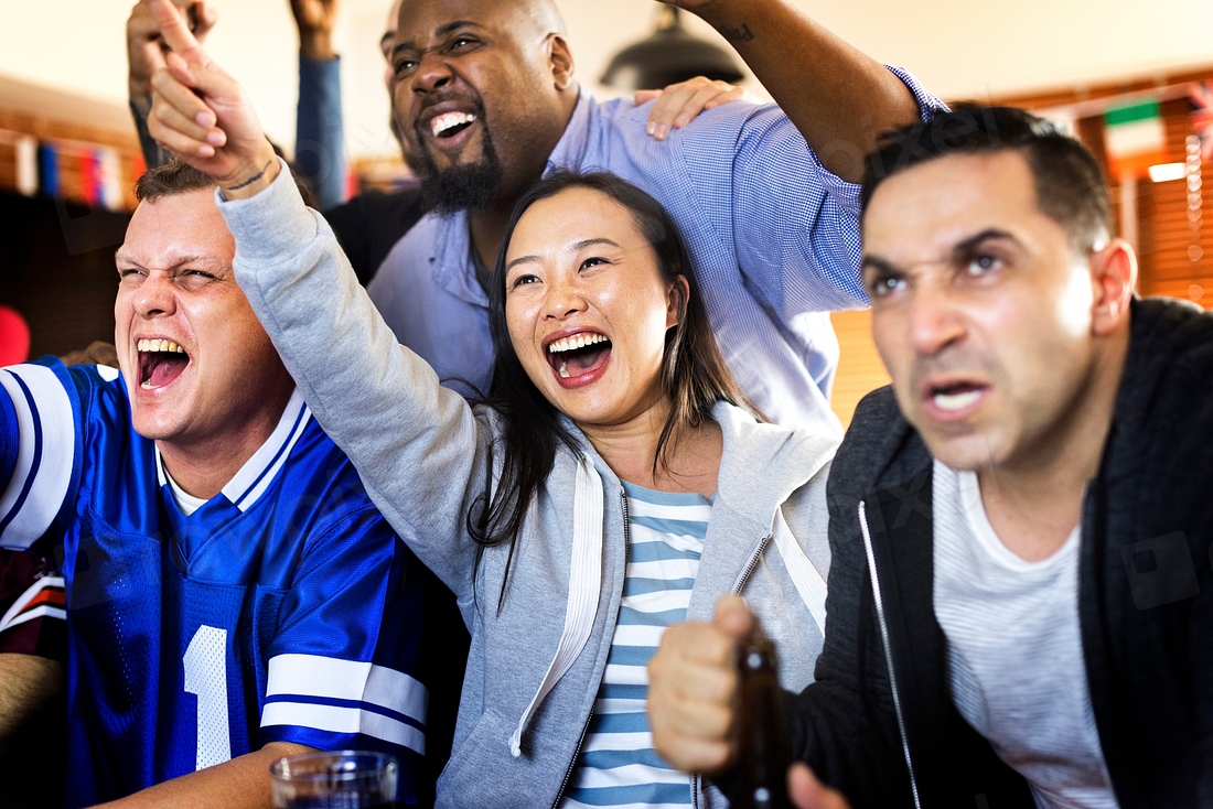 Friends cheering sport bar together | Premium Photo - rawpixel