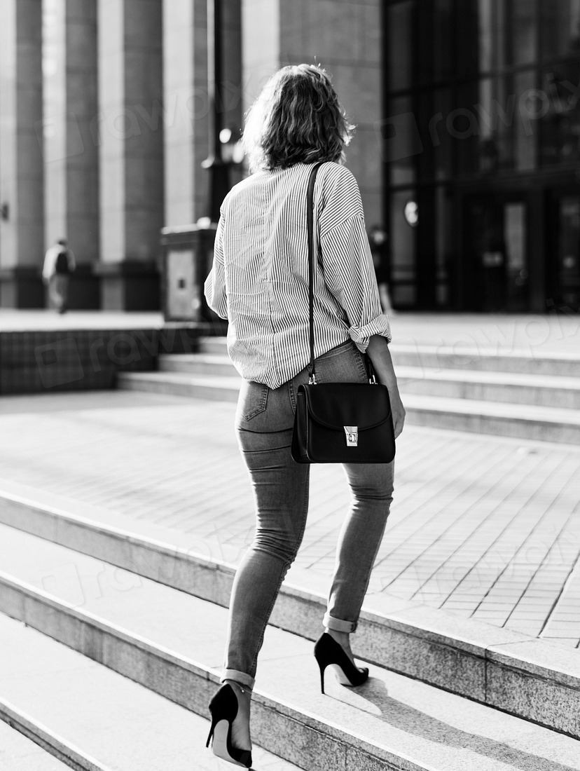 Business woman rush to work | Free Photo - rawpixel