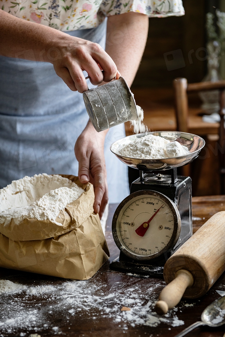 Woman weighing flour scale | Premium Photo - rawpixel