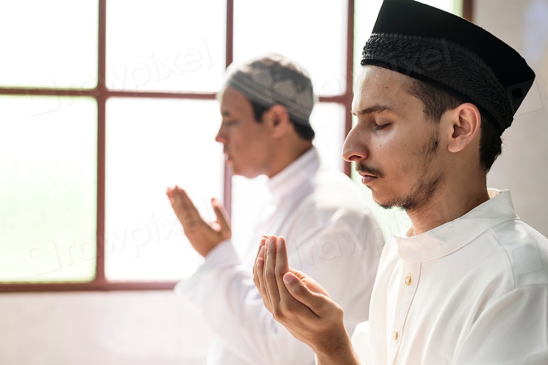 Muslim men making Dua to Allah | Premium Photo - rawpixel