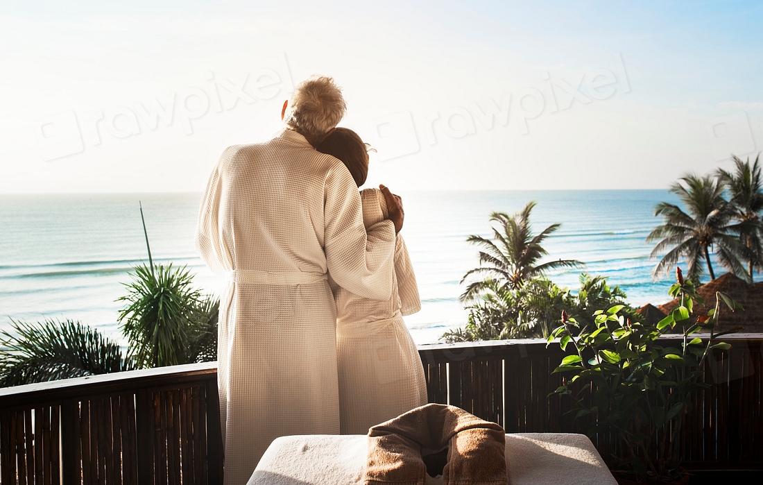 Senior couple at a spa | Premium Photo - rawpixel