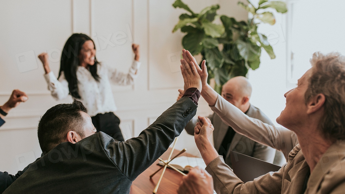 Successful business people doing high | Premium Photo - rawpixel