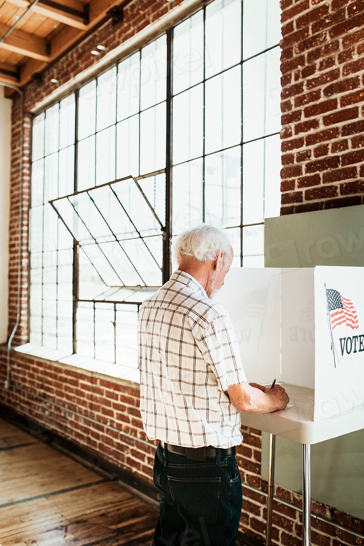 American at a polling booth | Premium Photo - rawpixel