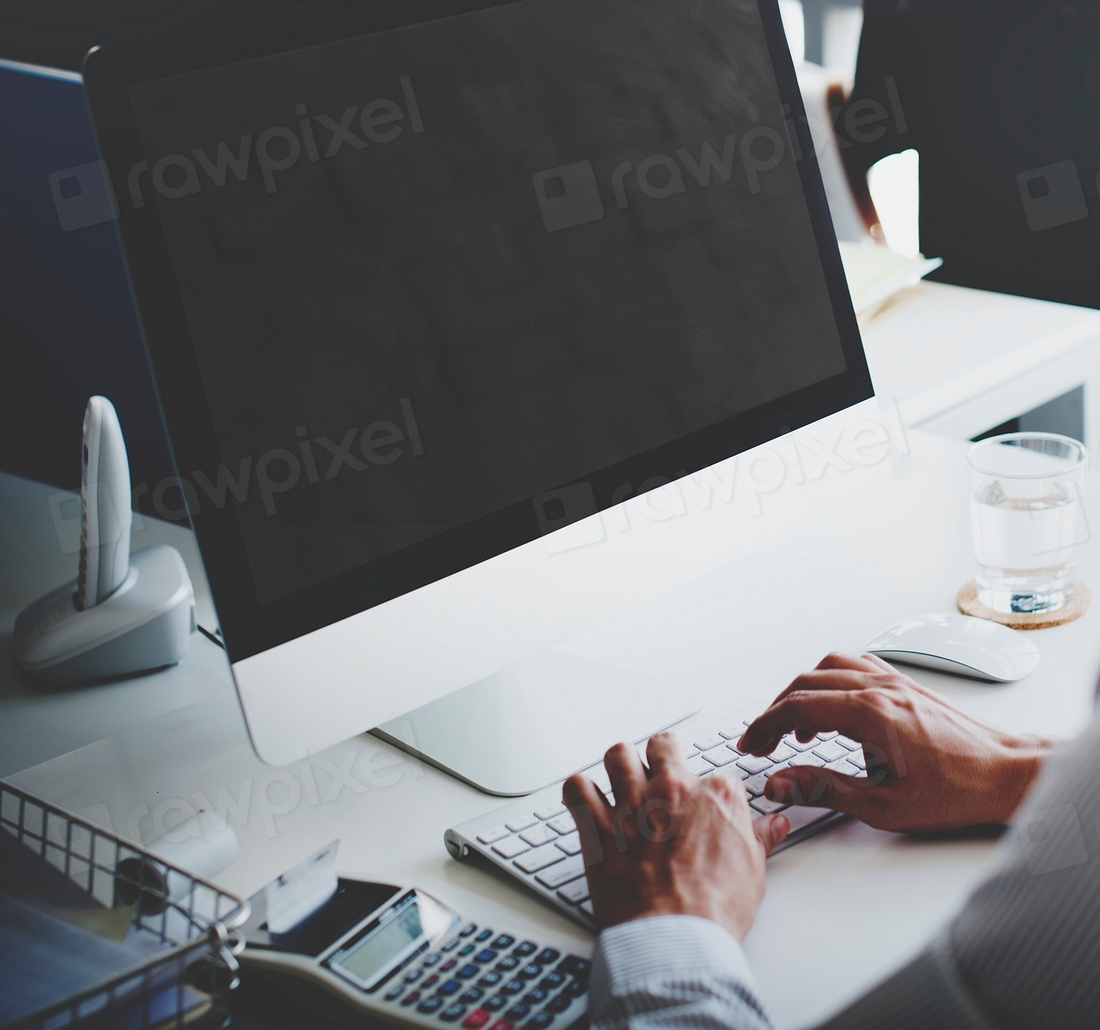 Man using computer an empty | Premium PSD Mockup - rawpixel