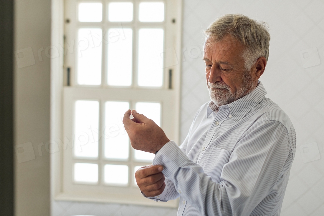Senior man dressing morning routine | Premium Photo - rawpixel