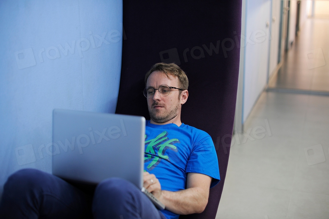 Caucasian man using computer laptop | Premium Photo - rawpixel