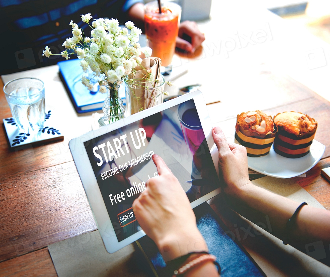 Closeup hands using digital tablet | Premium Photo - rawpixel