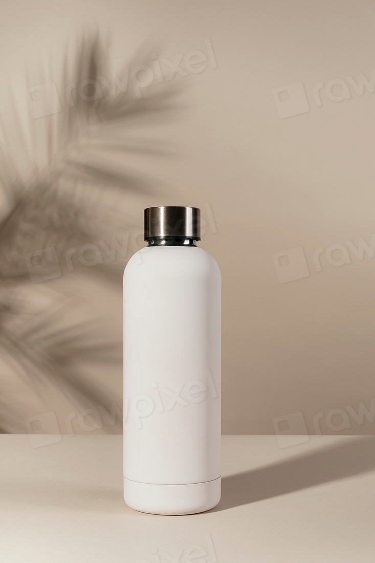 Minimal reusable water bottle design | Premium Photo - rawpixel