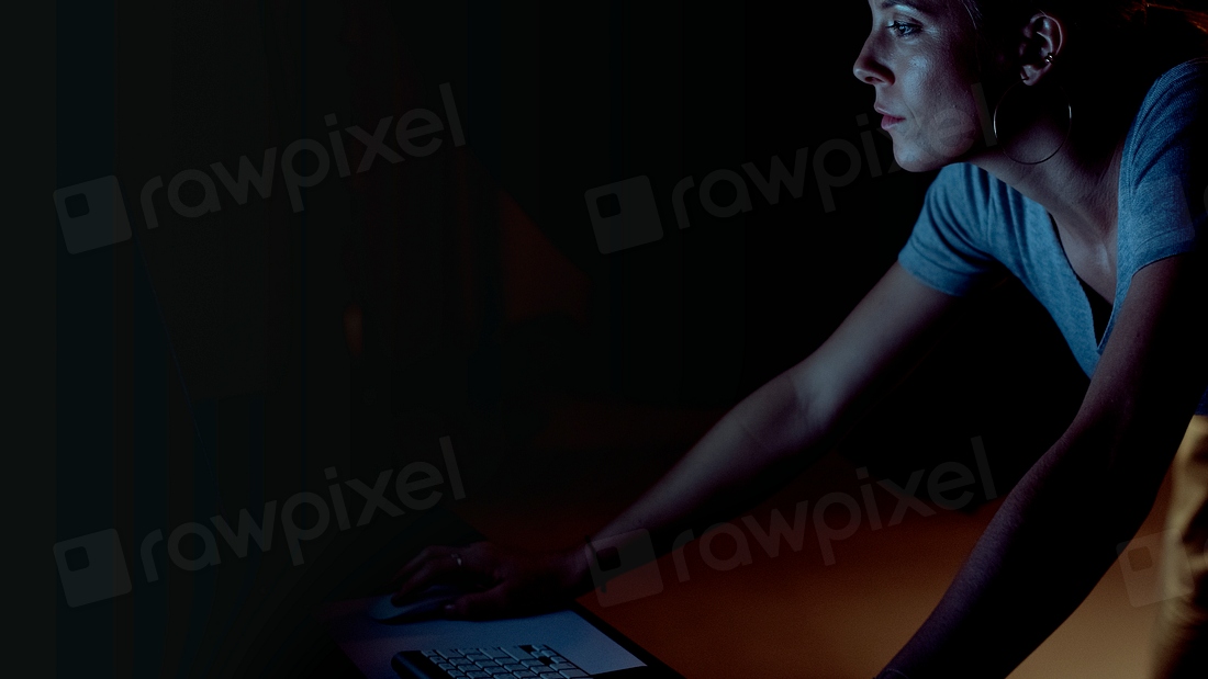 Woman using computer dark | Premium Photo - rawpixel
