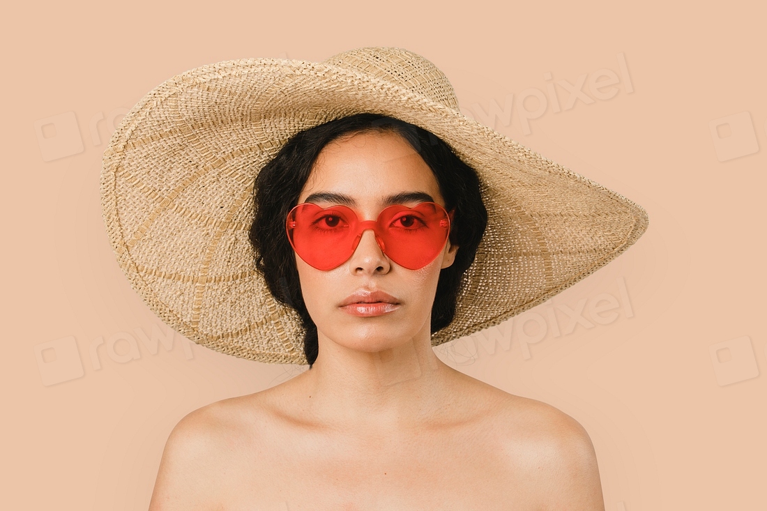 Bare chested woman wearing big | Premium PSD - rawpixel