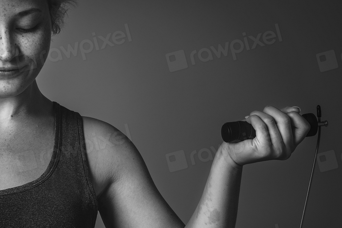 Sporty woman jump rope gym | Premium Photo - rawpixel