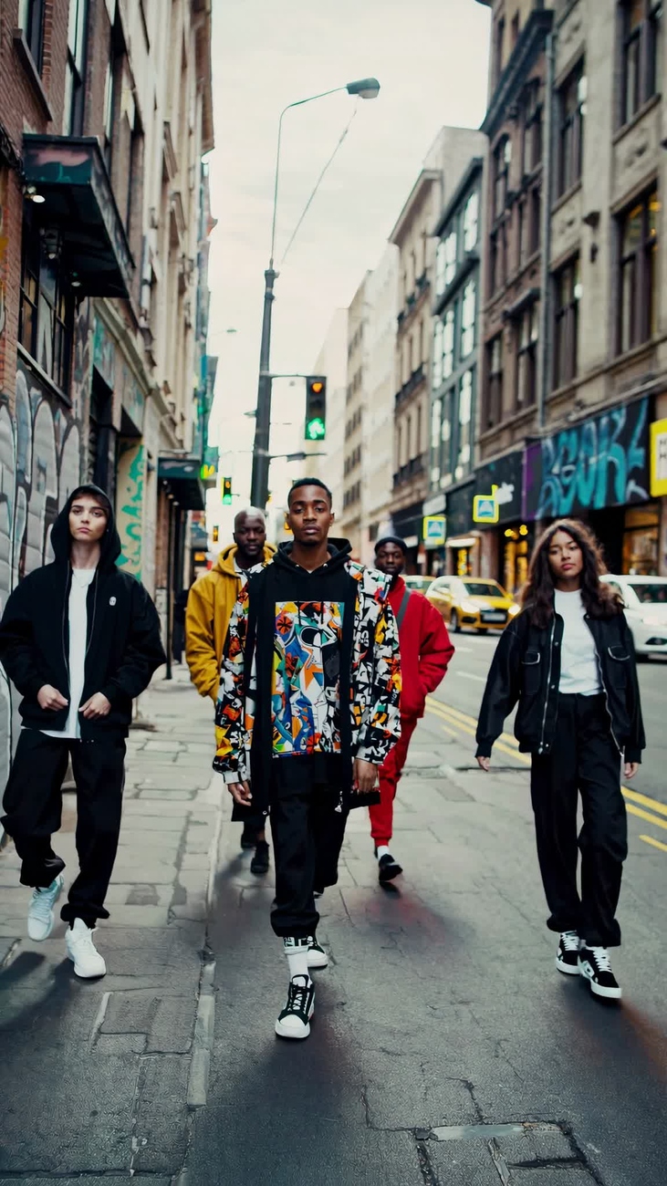 Street-style video scene low-angle shot | Free Video - rawpixel