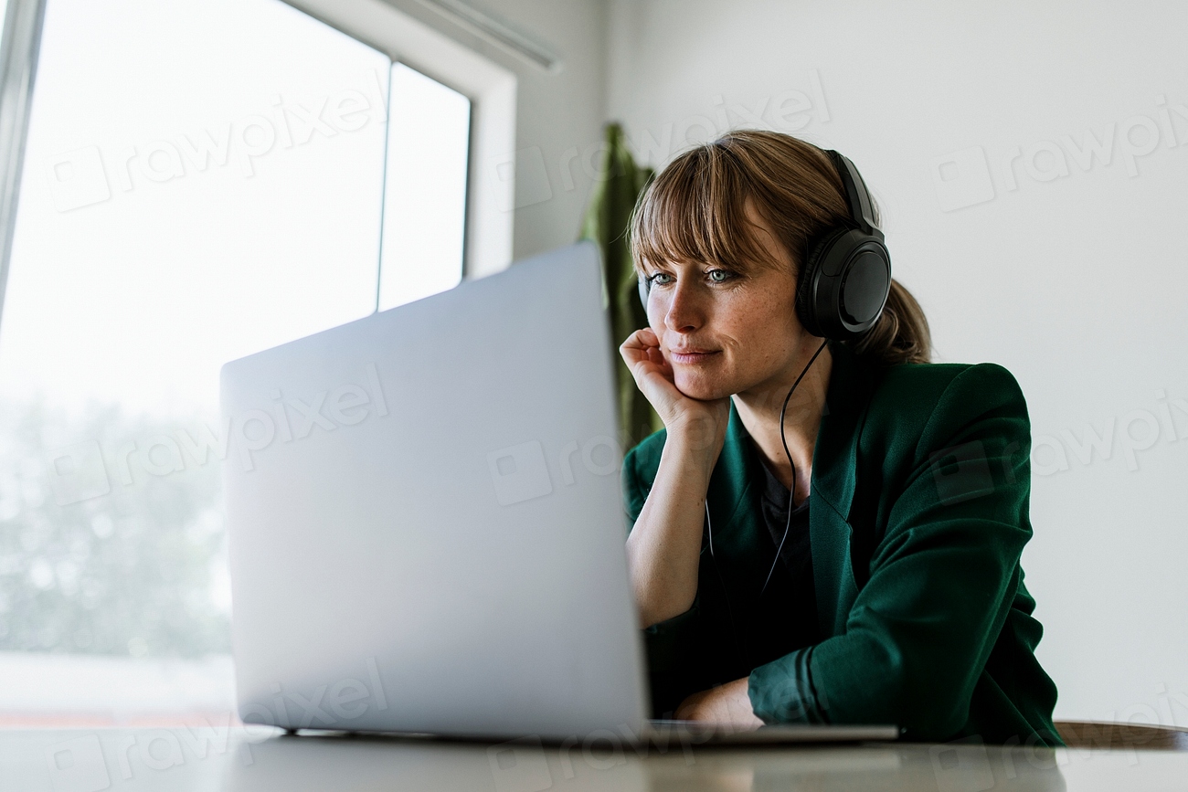 Woman working at home during coronavirus | Free Photo - rawpixel