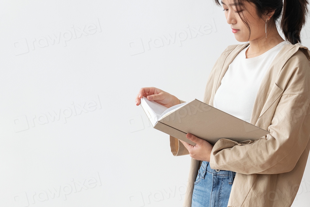 Asian woman reading a book | Premium Photo - rawpixel