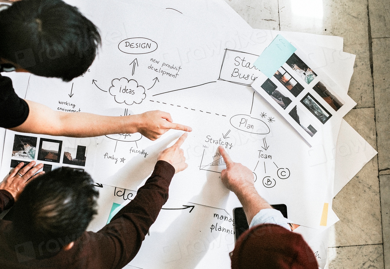 Business people brainstorming ideas using | Premium Photo - rawpixel