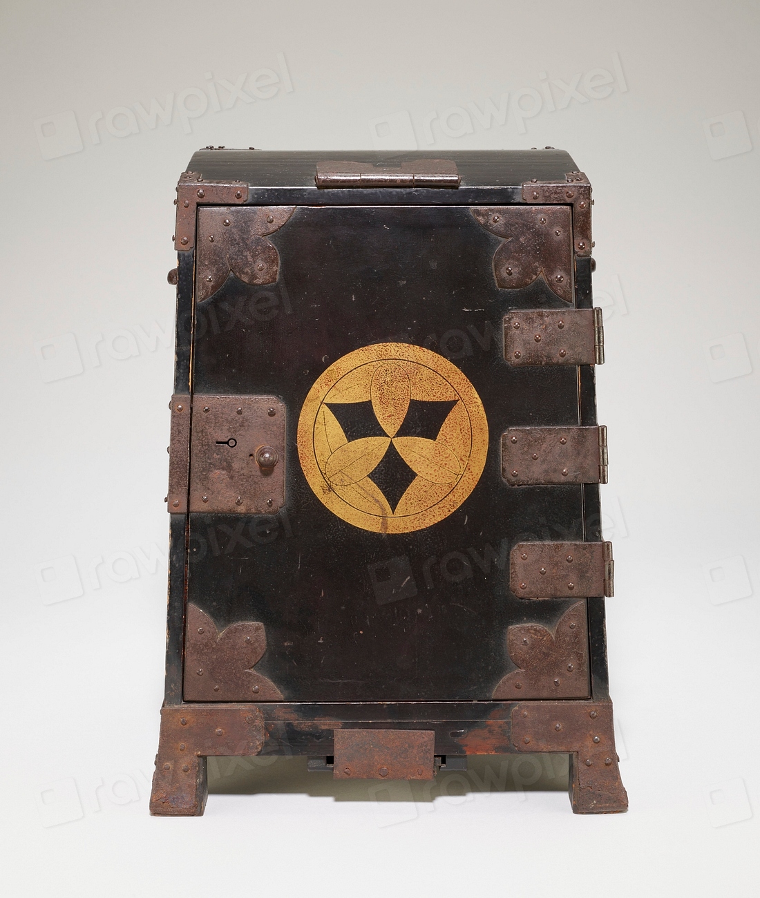 small rectangular chest with flared | Free Photo - rawpixel