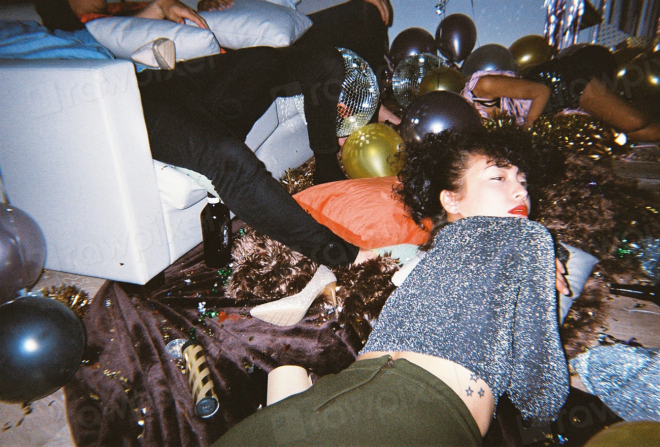 Drunk people in a party | Premium Photo - rawpixel