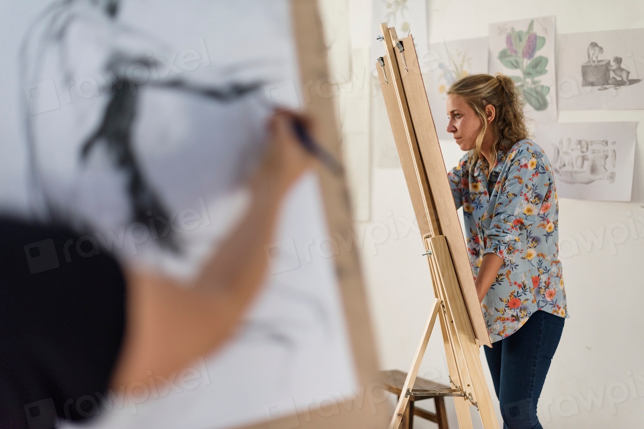 People attending art drawing class | Photo - rawpixel