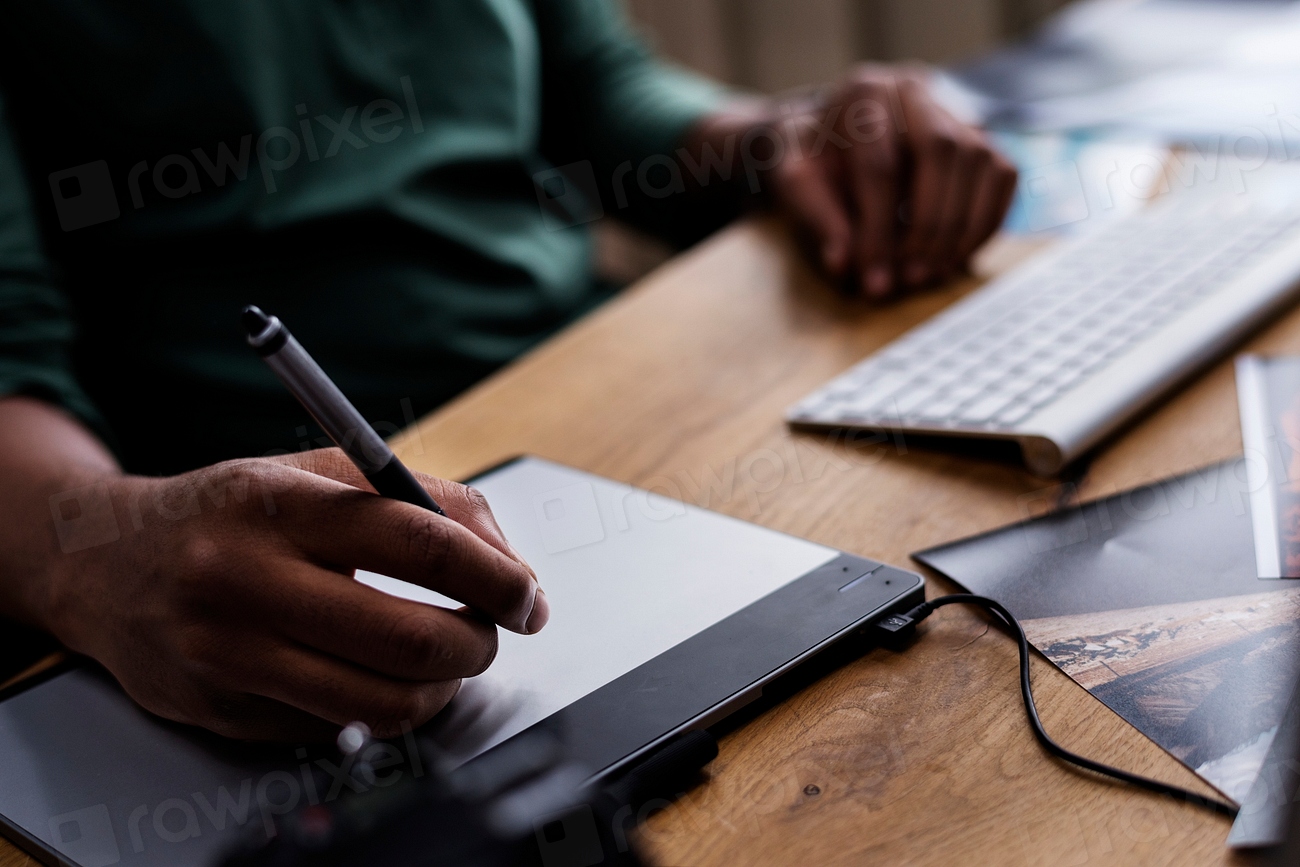 Close people's hand working computer | Premium Photo - rawpixel