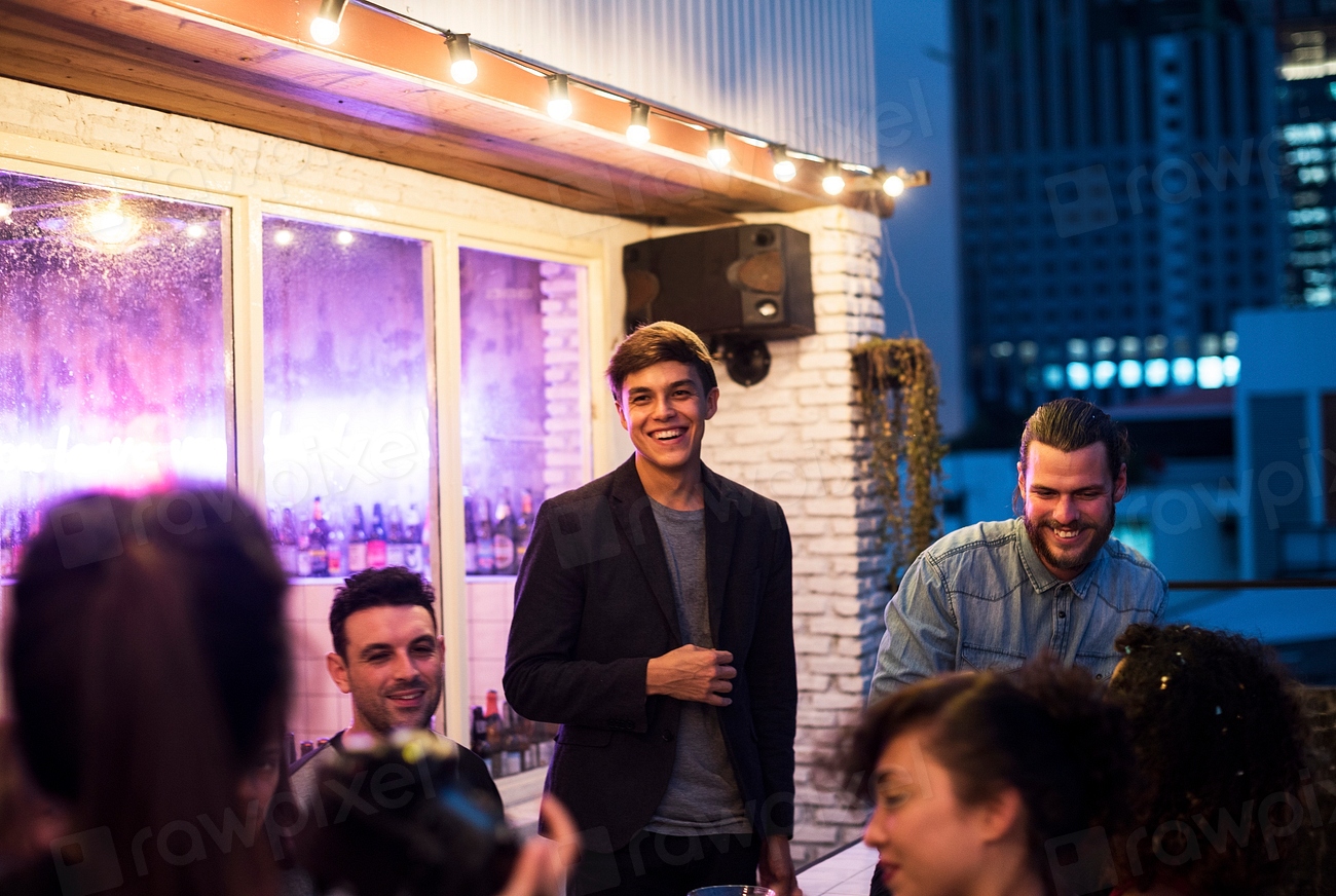 Group friends having party | Premium Photo - rawpixel