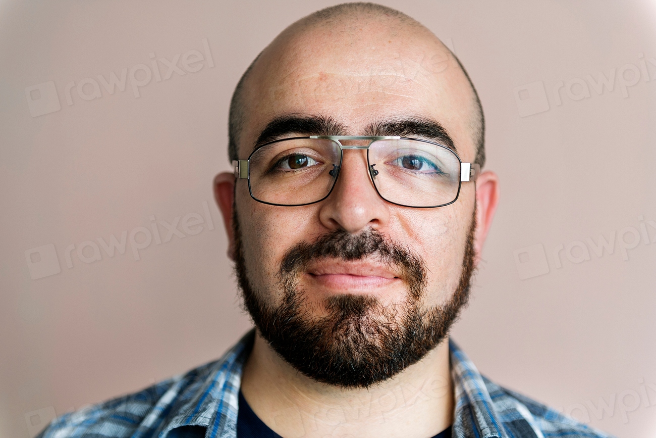Portrait of cheerful Caucasian man | Free Photo - rawpixel