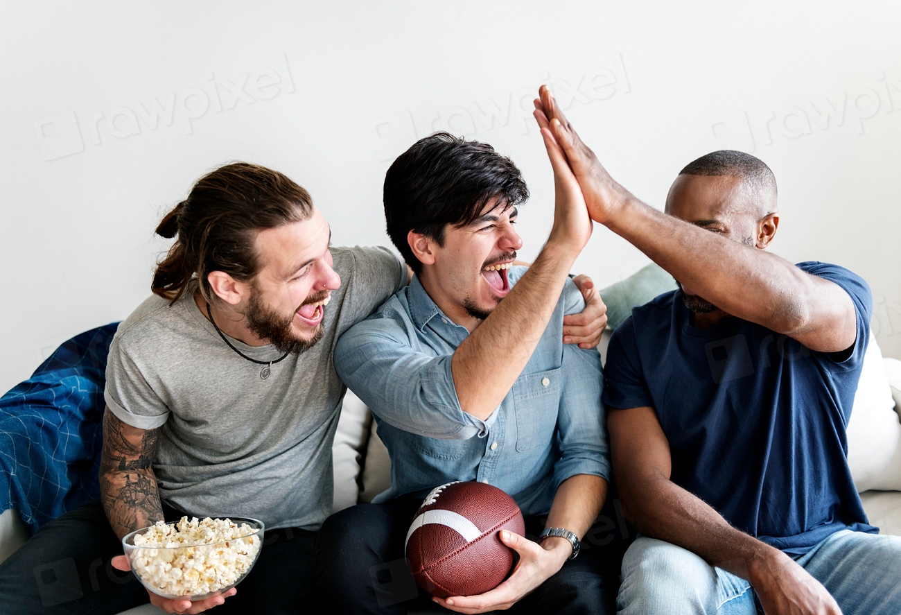 Friends cheering sport league together | Premium Photo - rawpixel