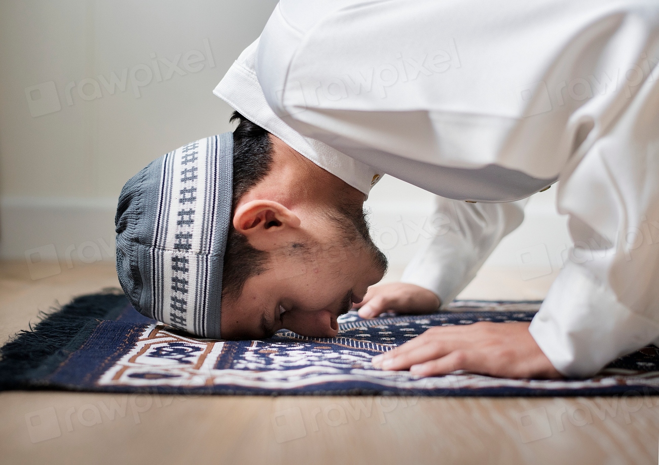 Muslim boy praying Sujud posture | Premium Photo - rawpixel