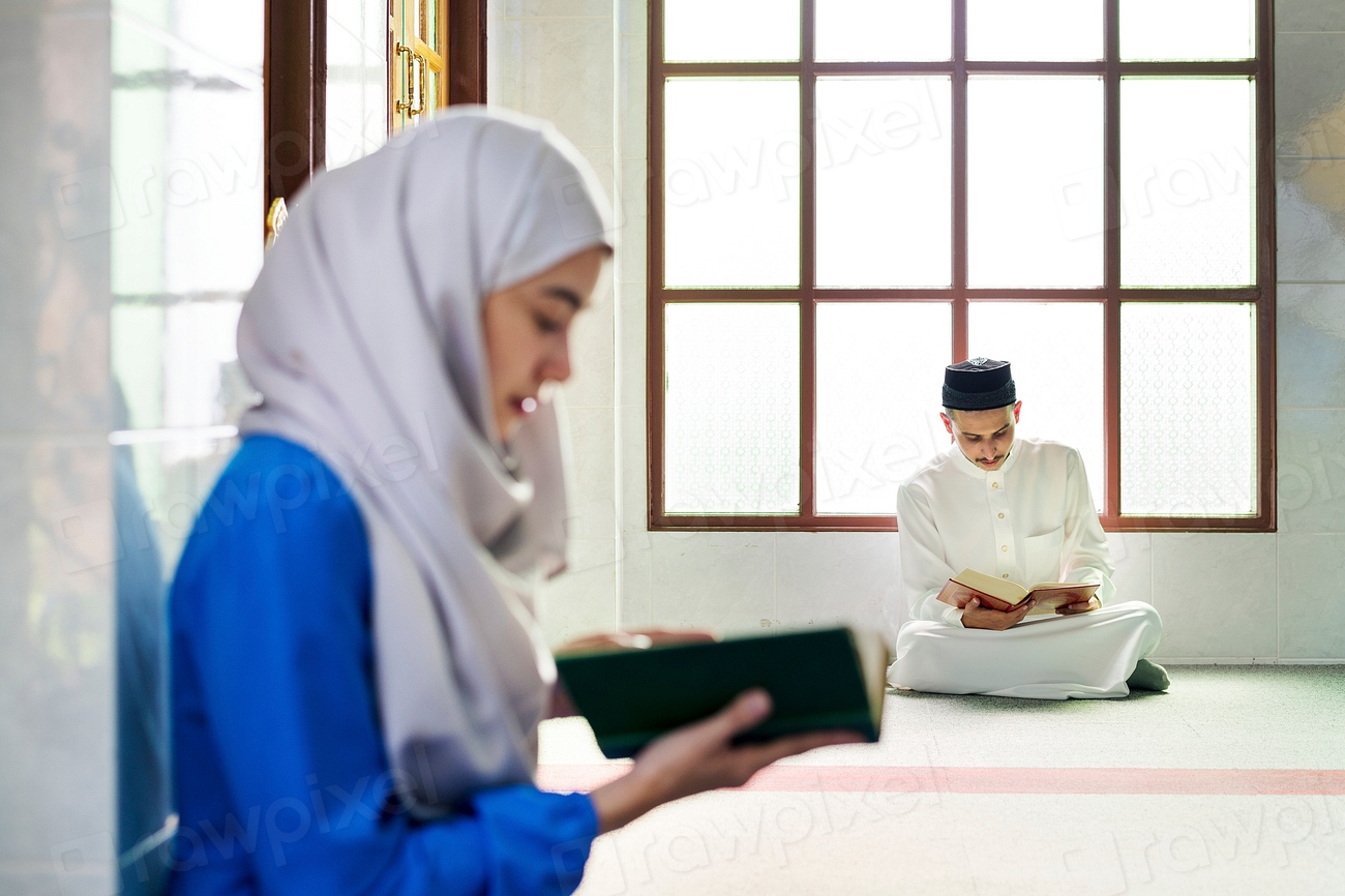 Muslims reading from the quran | Premium Photo - rawpixel