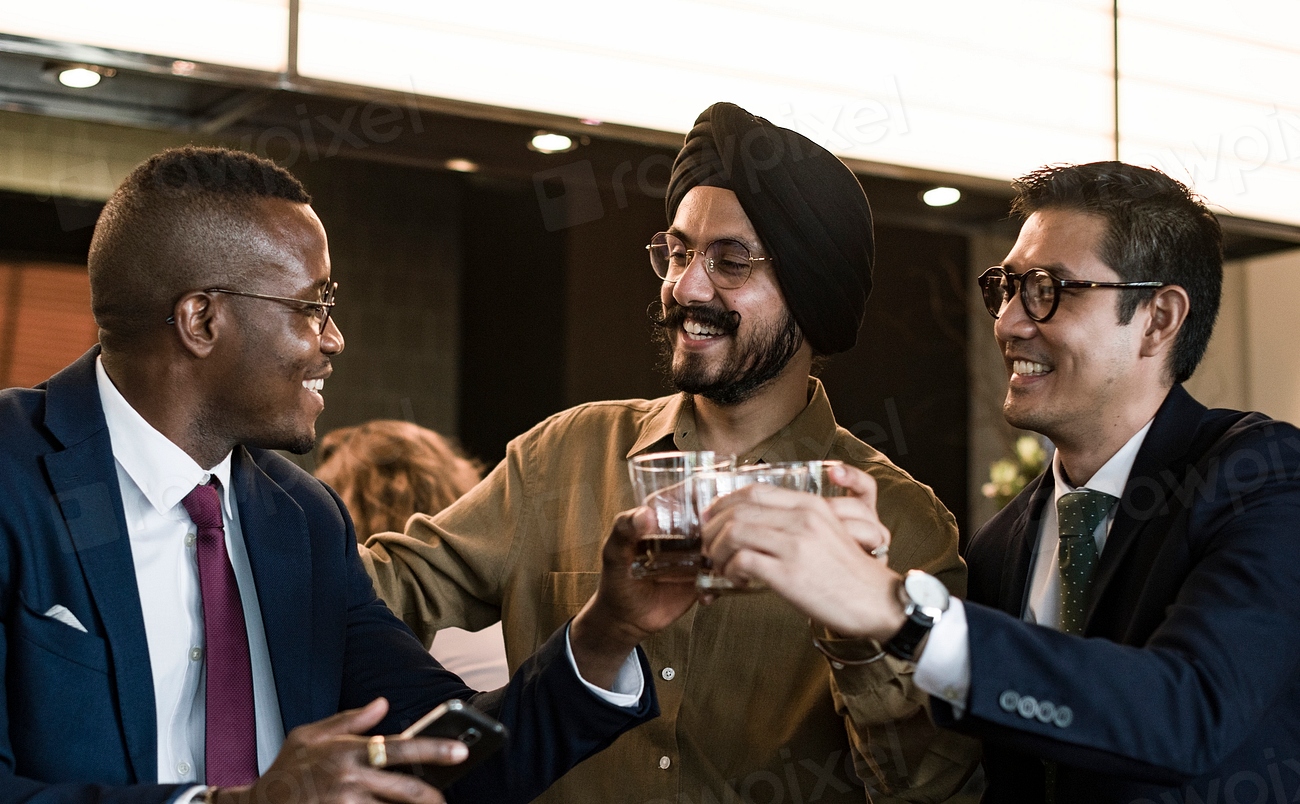 Business people drinking alcohol work | Premium Photo - rawpixel
