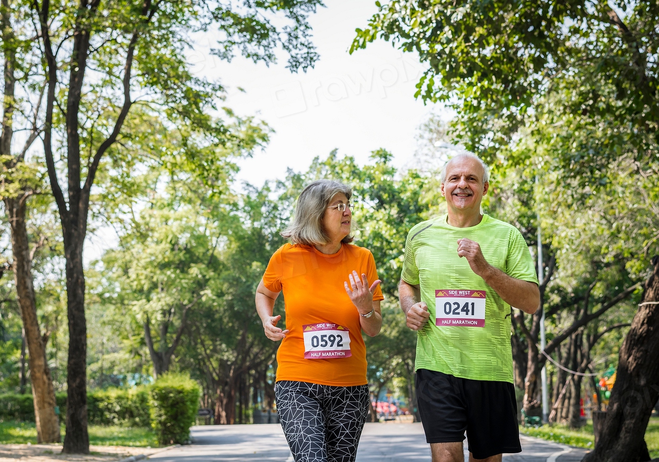 Couple running together race | Premium Photo - rawpixel